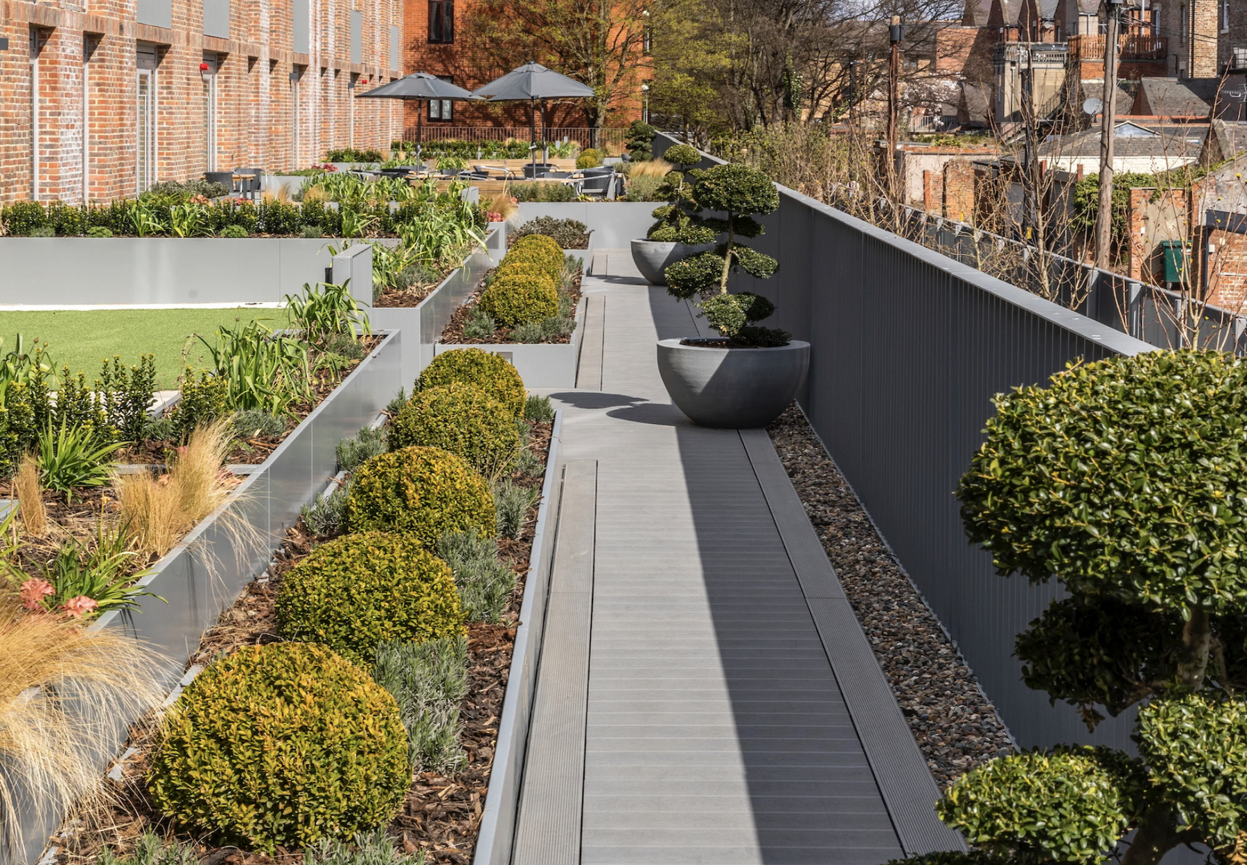 How to Style Your Composite Decking for Year-Round Outdoor Living